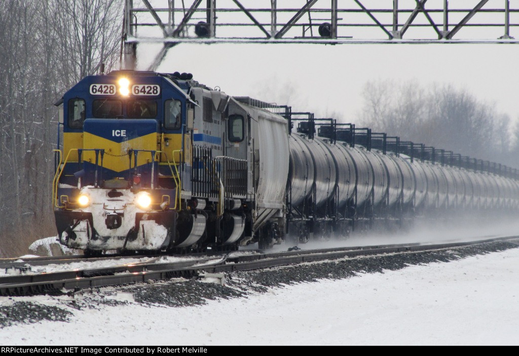 ICE 6428 leads ethanol tankers east at CP 382